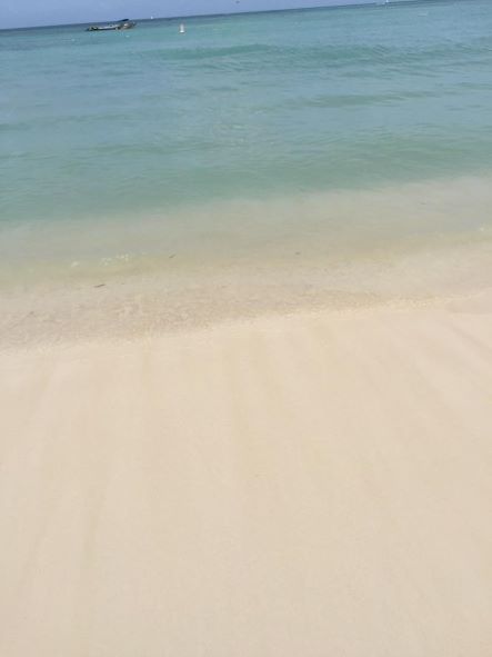 Plan an Affordable Spring Break in Aruba - He Works So I Travel